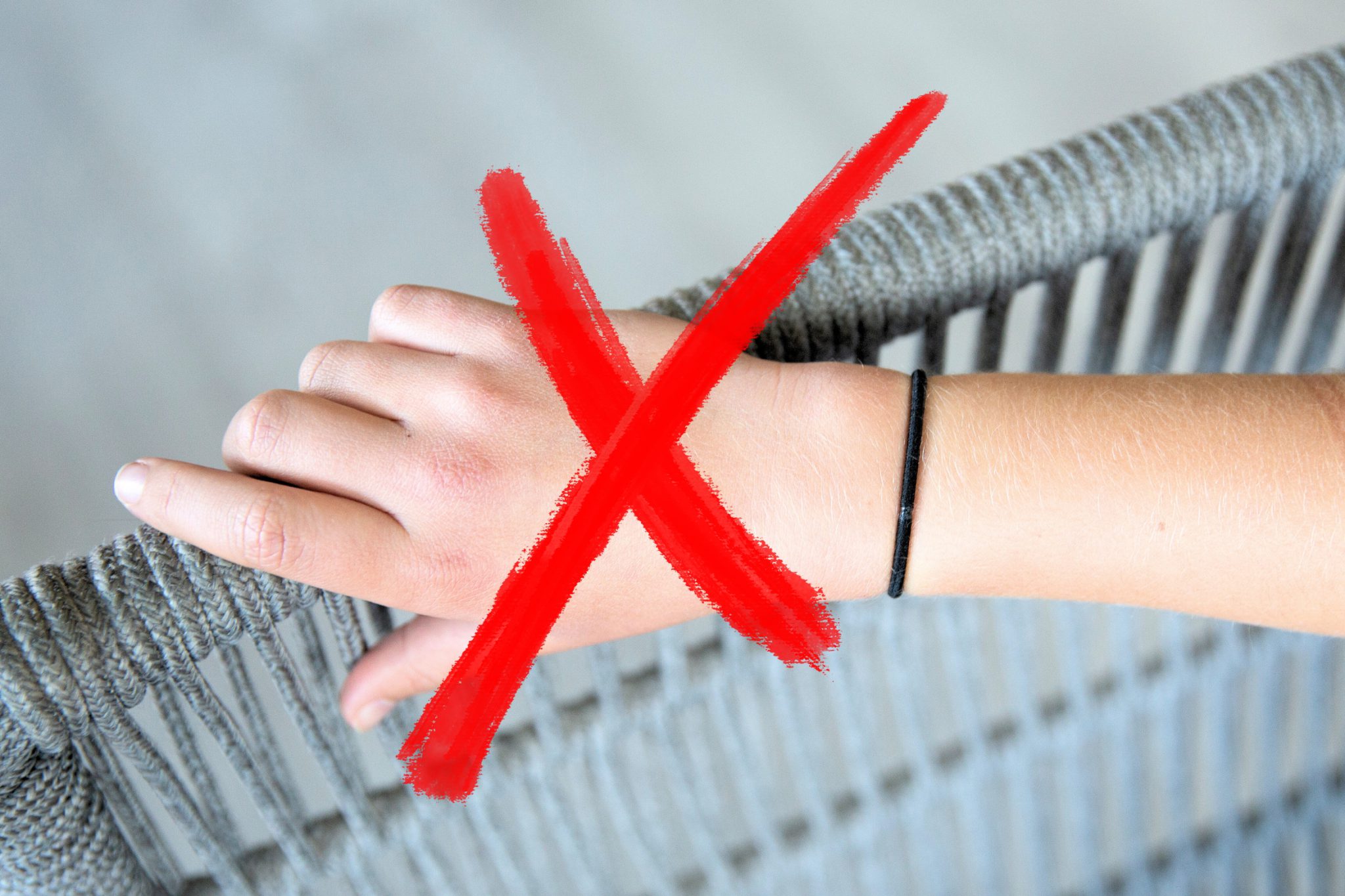 How One Mum’s Hair Tie Struggle Turned Into a Viral Fashion Solution ...