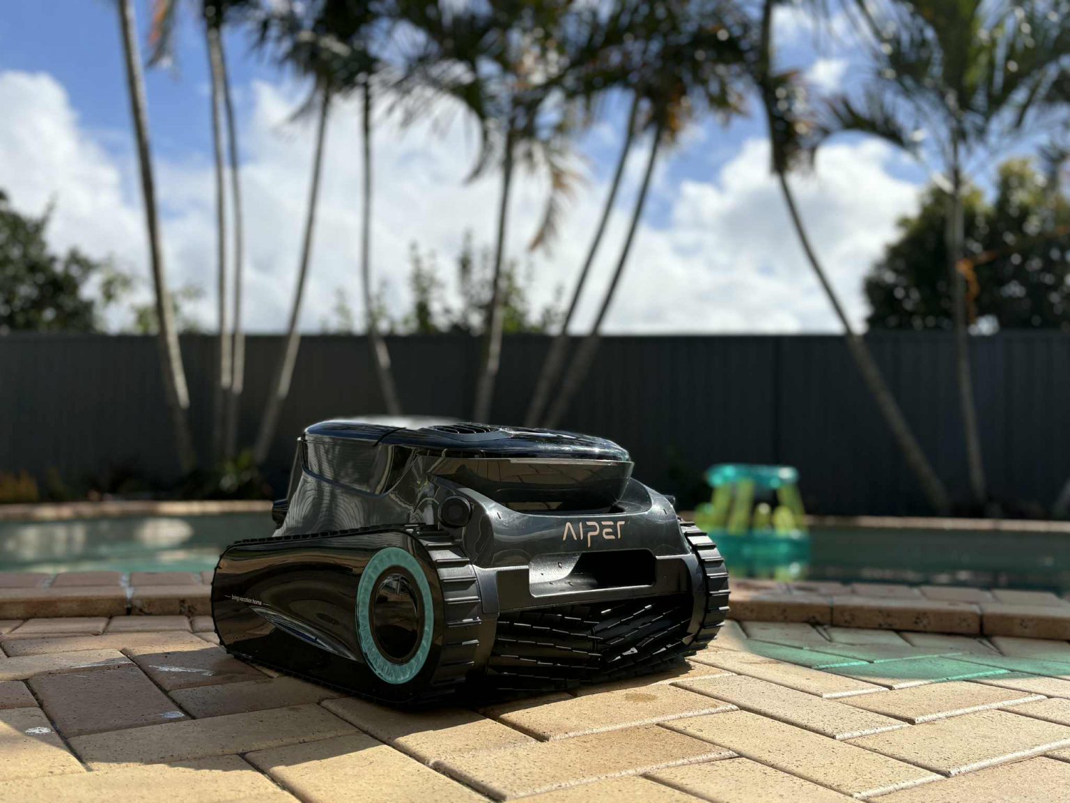 We Put This Cordless Robotic Pool Cleaner to the Test: Aiper Scuba S1 ...