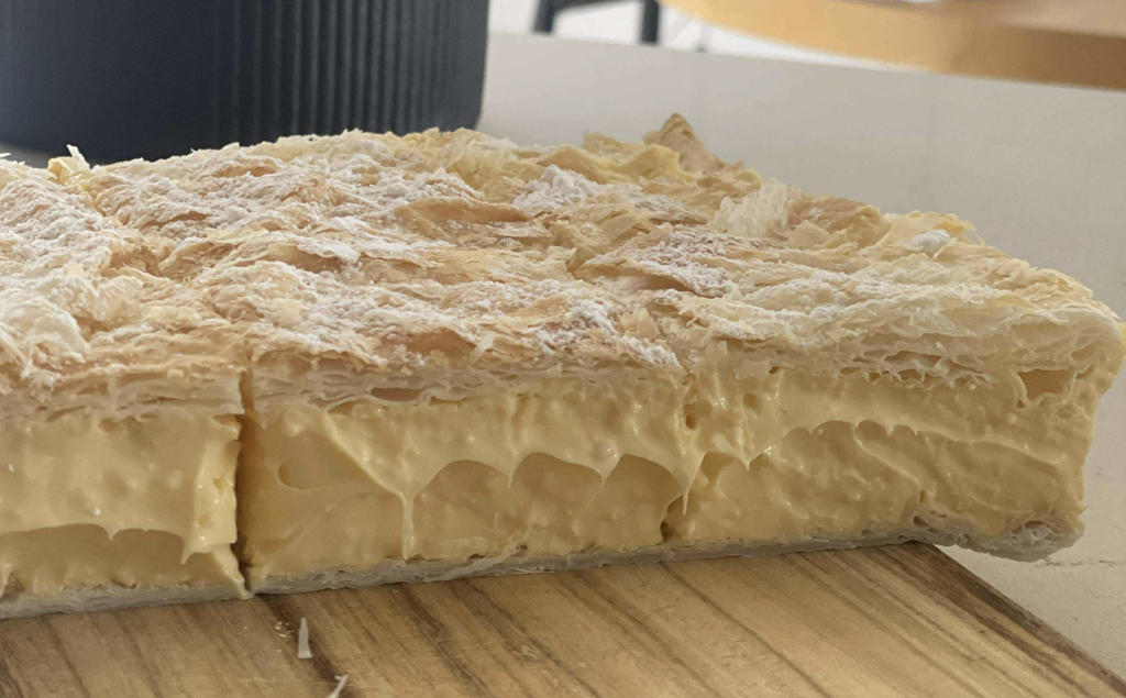 Easy Vanilla Slice Recipe (Easy Aussie Bakery Classic) - Mumslounge